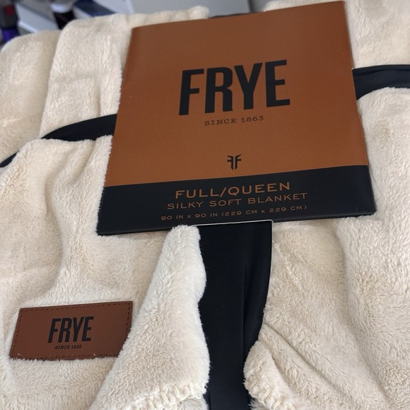 Frye | Bedding | New Frye Silky Soft Plush Queen Cream Beige Blanket ...
